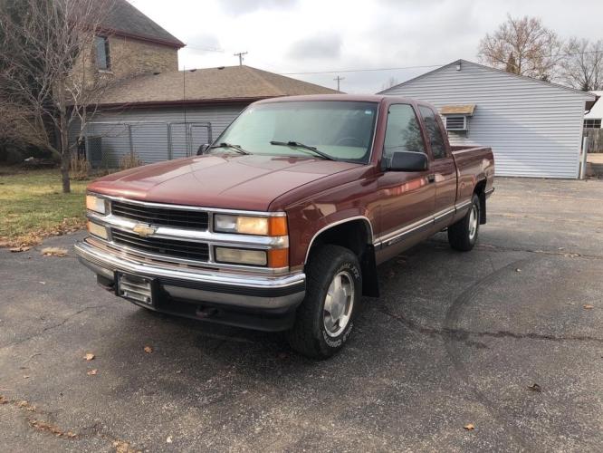 Carlyle Auto Sales :: Carlyle Auto Sales - 1998 CHEVROLET GMT-400 2DR